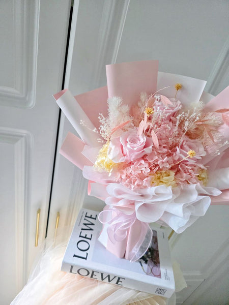 Elera - Valentine's Day Flowers & Gifts 2026 | Giftr - Singapore's ...