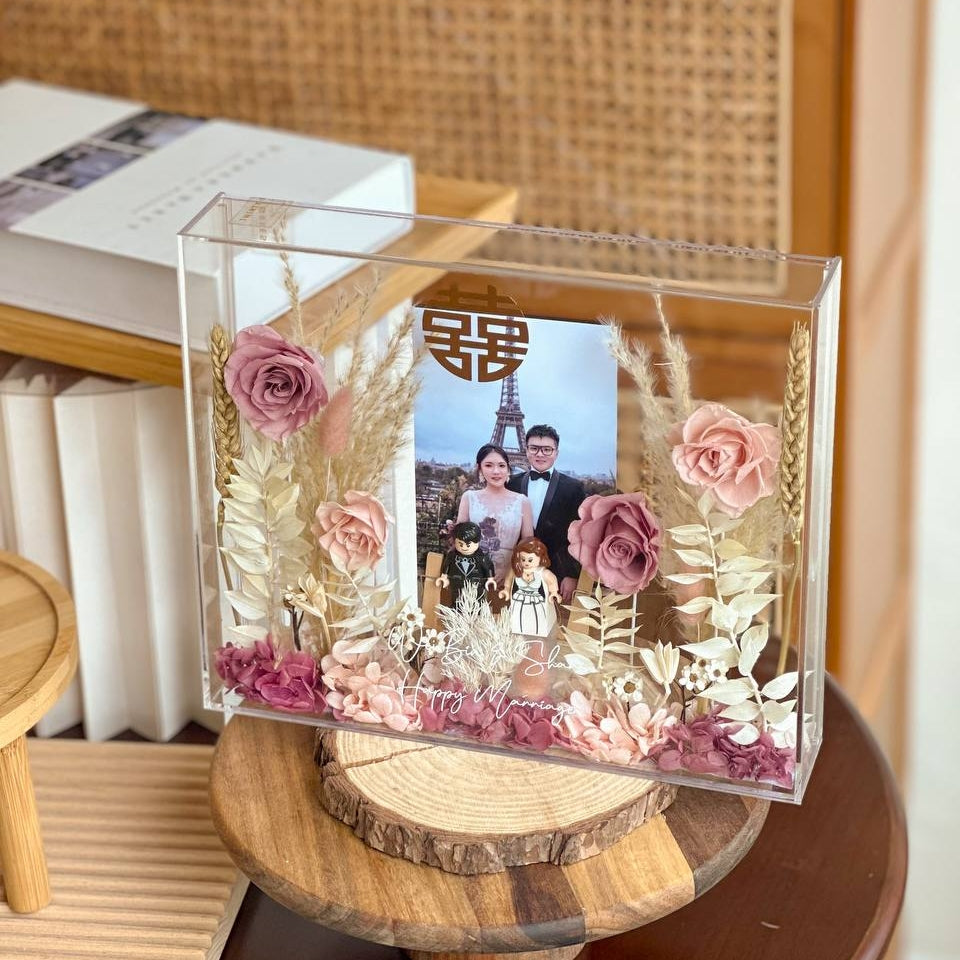 Adriel Preserved Flower Frame | Giftr - Singapore's Leading Online Gift ...